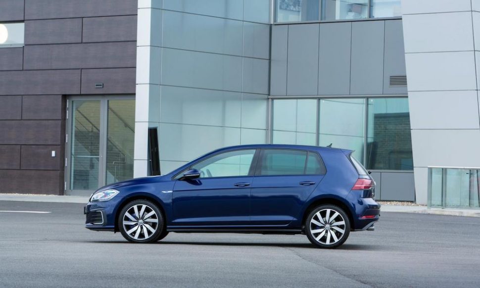Volkswagen Golf GTE gets more kit for less cash | The Car Expert