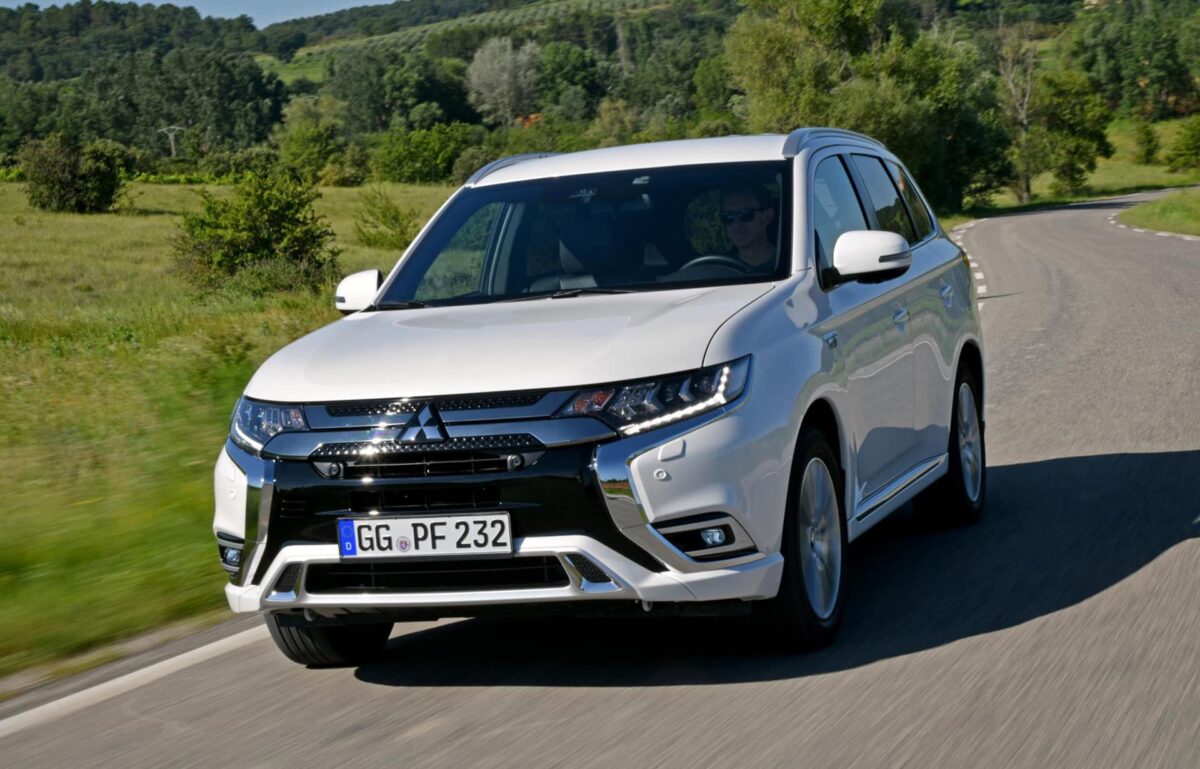 Mitsubishi Outlander PHEV (2014 to 2021) | Expert Rating | The Car Expert