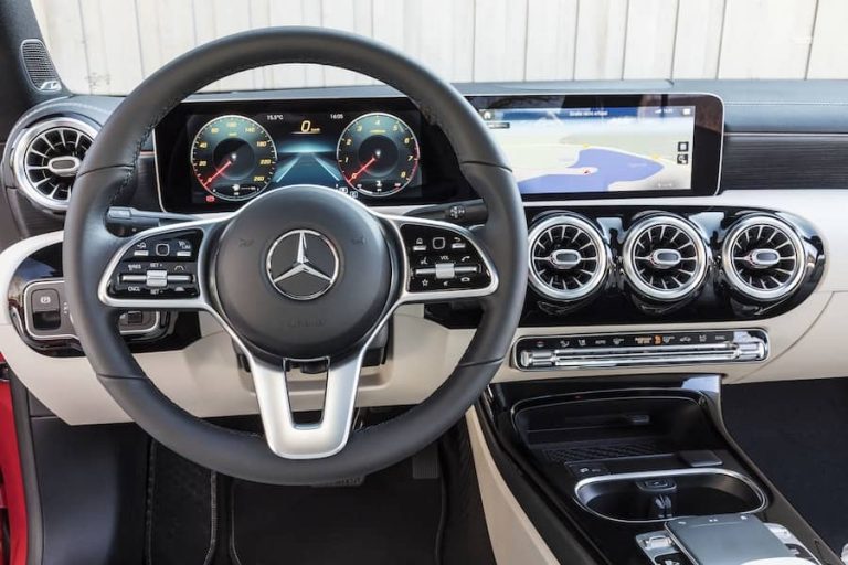 Mercedes-Benz CLA test drive 2019 | New car reviews | The Car Expert
