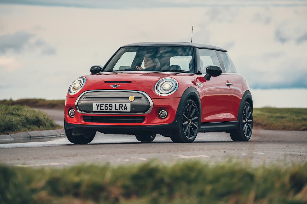 Mini Electric test drive | New car reviews 2020 | The Car Expert