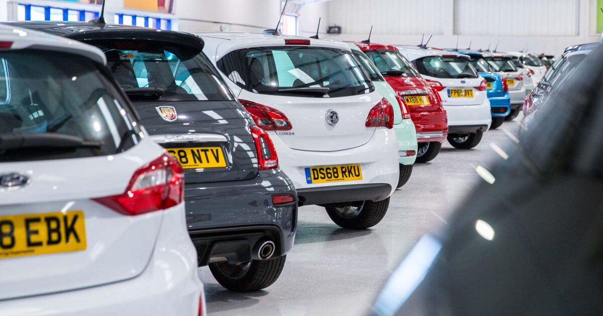What’s important in a car’s service history? | The Car Expert