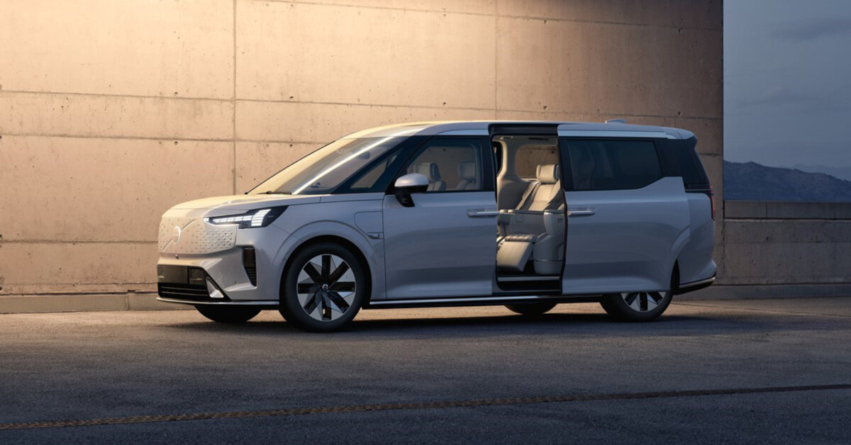 Electric Volvo EM90 people carrier unveiled | The Car Expert