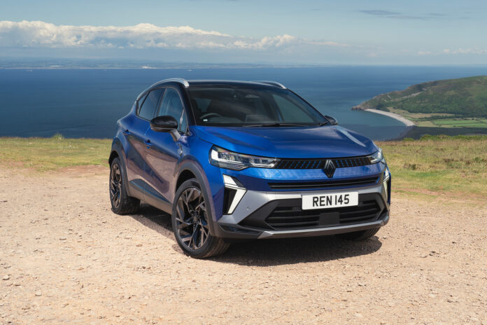 Renault Captur test drive 2024 | The Car Expert