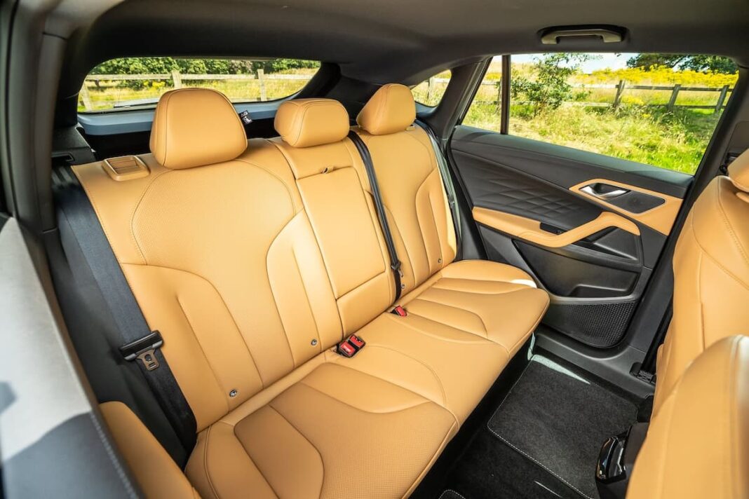 MG HS Trophy review 2024 | The Car Expert